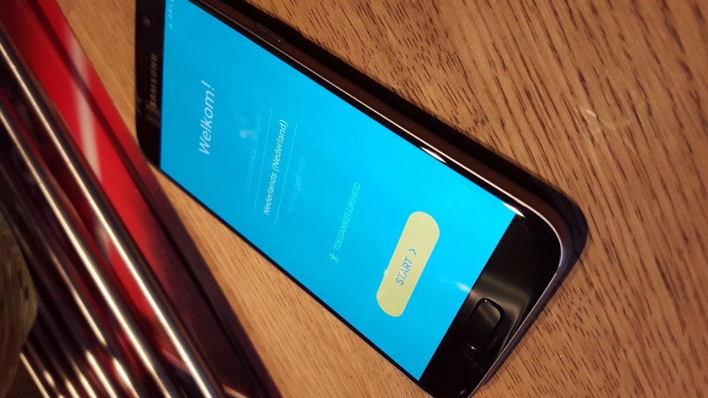 The Samsung Galaxy S7, The simcard-enabled-submarine.